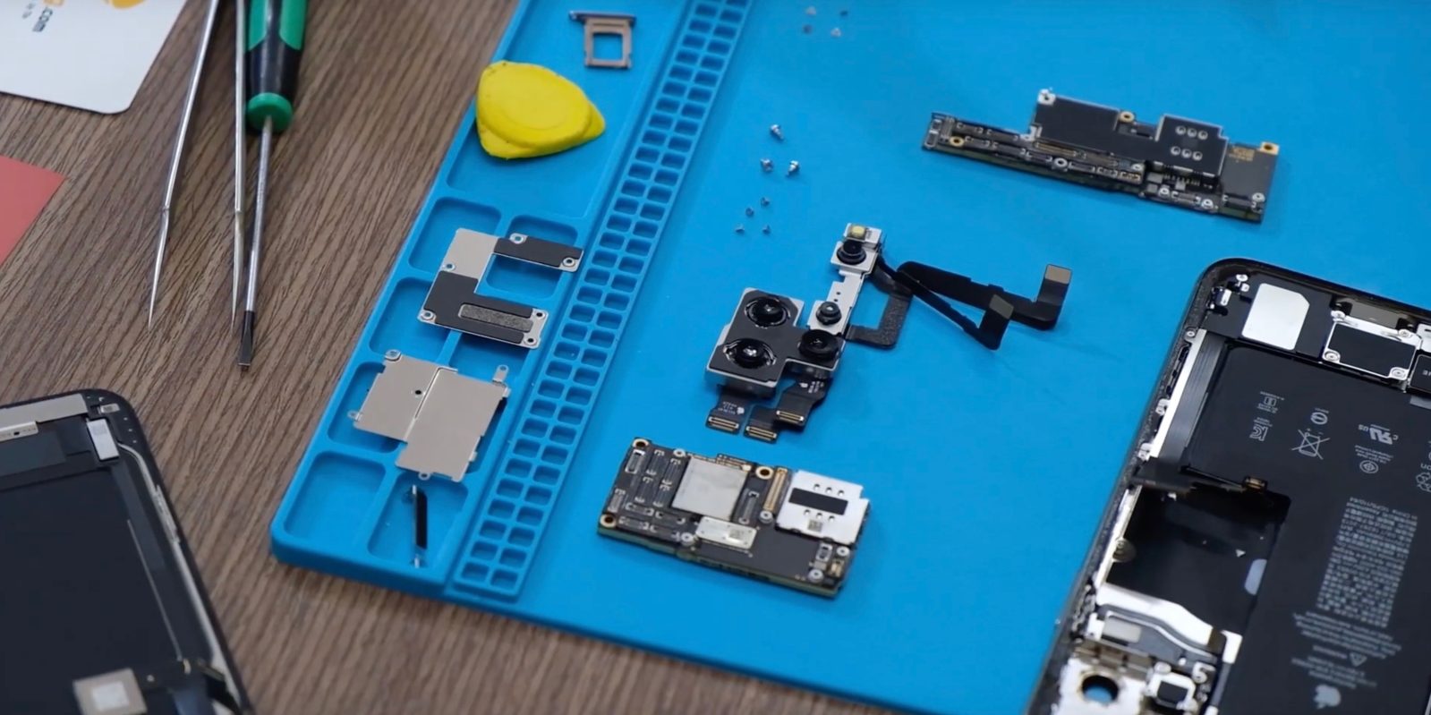 iFixit kicks off iPhone 11 Pro teardown livestream - Top Tech News